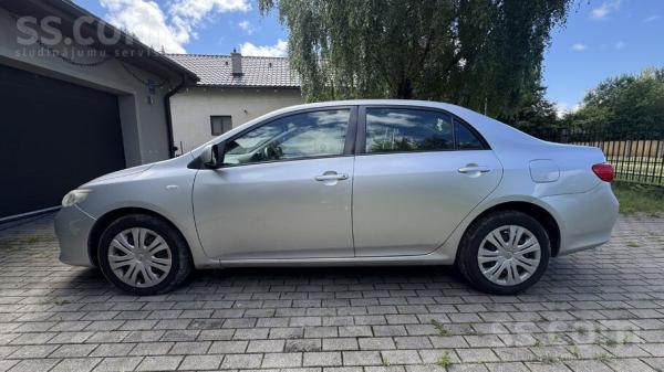 Grey Toyota Corolla 2007 in Riga, with an engine capacity of 1.60 L and mileage of 146 thousand km for 2800 €, photo 5 on AUTOMOTO.COM.LV