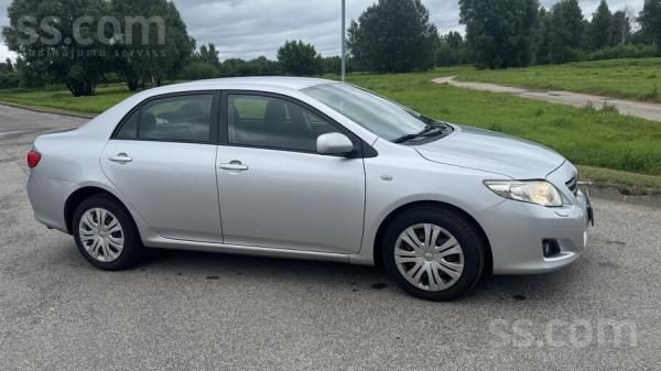 Grey Toyota Corolla 2007 in Riga, with an engine capacity of 1.60 L and mileage of 146 thousand km for 2800 €, photo 6 on AUTOMOTO.COM.LV
