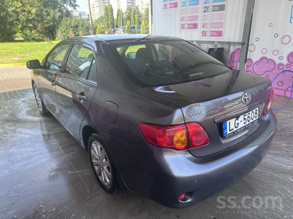 Pelēks Toyota Corolla 2007 Rīga, ar dzinēja tilpumu 1.60 L un nobraukumu 169 tūkst. km par 2800 €, foto 6 vietnē AUTOMOTO.COM.LV