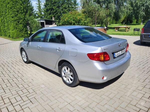 Pelēks Toyota Corolla 2007 Kauņa, ar dzinēja tilpumu 1.60 L un nobraukumu 280 tūkst. km par 3250 €, foto 4 vietnē AUTOMOTO.COM.LV
