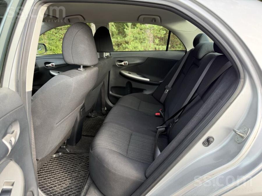 Pelēks Toyota Corolla 2007 Rīga, ar dzinēja tilpumu 1.60 L un nobraukumu 161 tūkst. km par 2600 €, foto 7 vietnē AUTOMOTO.COM.LV