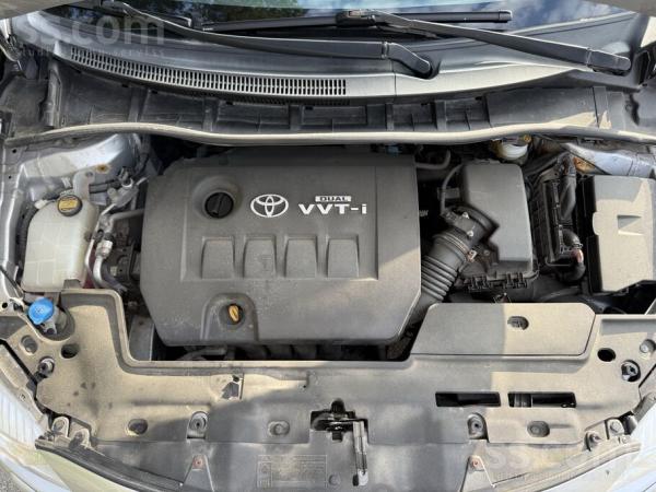 Grey Toyota Corolla 2007 in Riga, with an engine capacity of 1.60 L and mileage of 161 thousand km for 2600 €, photo 10 on AUTOMOTO.COM.LV