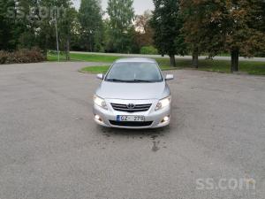 Pelēks Toyota Corolla 2007 Ogre, ar dzinēja tilpumu 1.60 L un nobraukumu 146 tūkst. km par 4000 €, foto  vietnē AUTOMOTO.COM.LV