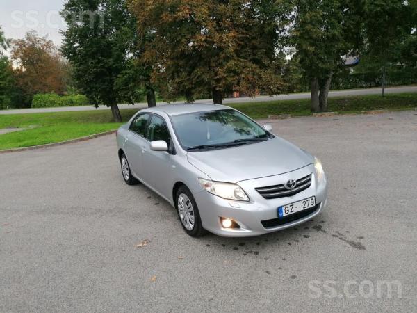 Pelēks Toyota Corolla 2007 Ogre, ar dzinēja tilpumu 1.60 L un nobraukumu 146 tūkst. km par 4000 €, foto 3 vietnē AUTOMOTO.COM.LV