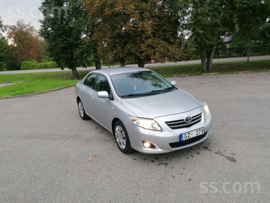Grey Toyota Corolla 2007 in Ogre, with an engine capacity of 1.60 L and mileage of 146 thousand km for 4000 €, photo 3 on AUTOMOTO.COM.LV