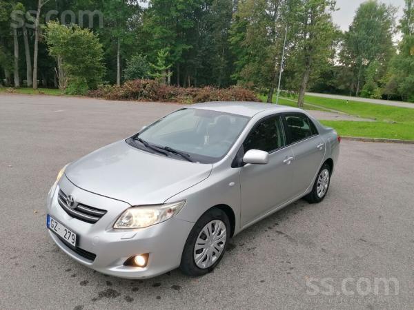 Pelēks Toyota Corolla 2007 Ogre, ar dzinēja tilpumu 1.60 L un nobraukumu 146 tūkst. km par 4000 €, foto 4 vietnē AUTOMOTO.COM.LV