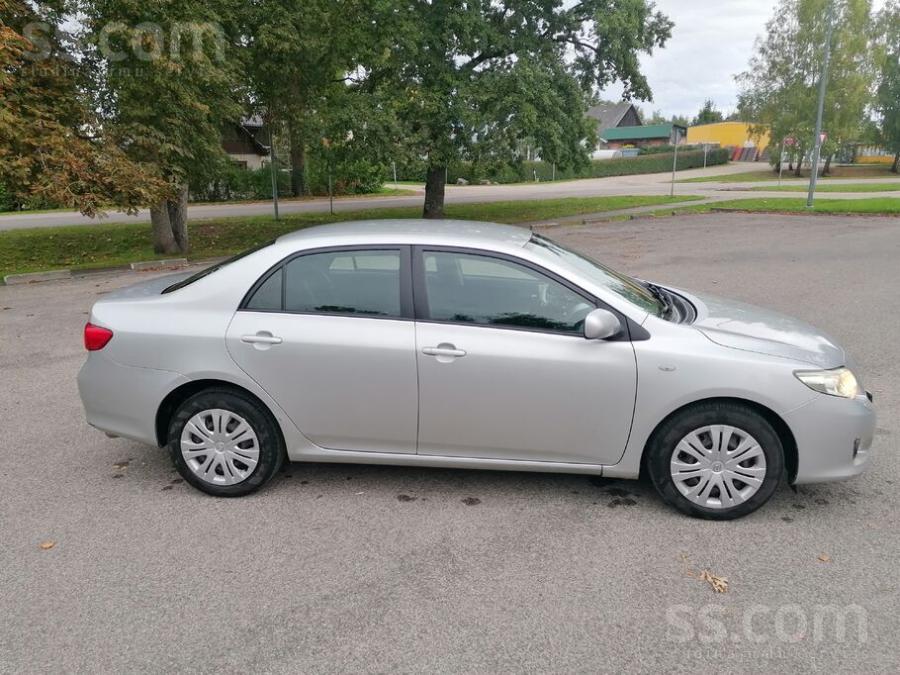 Grey Toyota Corolla 2007 in Ogre, with an engine capacity of 1.60 L and mileage of 146 thousand km for 4000 €, photo 6 on AUTOMOTO.COM.LV