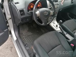 Grey Toyota Corolla 2007 in Ogre, with an engine capacity of 1.60 L and mileage of 146 thousand km for 4000 €, photo 9 on AUTOMOTO.COM.LV