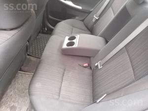 Grey Toyota Corolla 2007 in Ogre, with an engine capacity of 1.60 L and mileage of 146 thousand km for 4000 €, photo 12 on AUTOMOTO.COM.LV