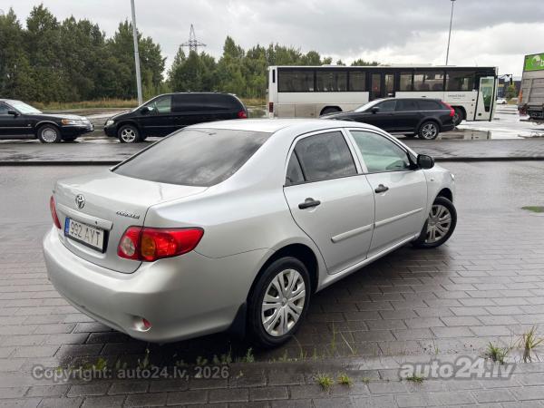 Pelēks Toyota Corolla 2007 Tallina, ar dzinēja tilpumu 1.40 L un nobraukumu 193 tūkst. km par 1699 €, foto 5 vietnē AUTOMOTO.COM.LV
