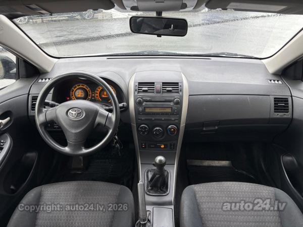 Pelēks Toyota Corolla 2007 Tallina, ar dzinēja tilpumu 1.40 L un nobraukumu 193 tūkst. km par 1699 €, foto 8 vietnē AUTOMOTO.COM.LV