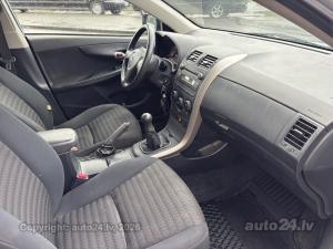 Pelēks Toyota Corolla 2007 Tallina, ar dzinēja tilpumu 1.40 L un nobraukumu 193 tūkst. km par 1699 €, foto 9 vietnē AUTOMOTO.COM.LV