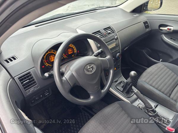 Pelēks Toyota Corolla 2007 Tallina, ar dzinēja tilpumu 1.40 L un nobraukumu 193 tūkst. km par 1699 €, foto 11 vietnē AUTOMOTO.COM.LV