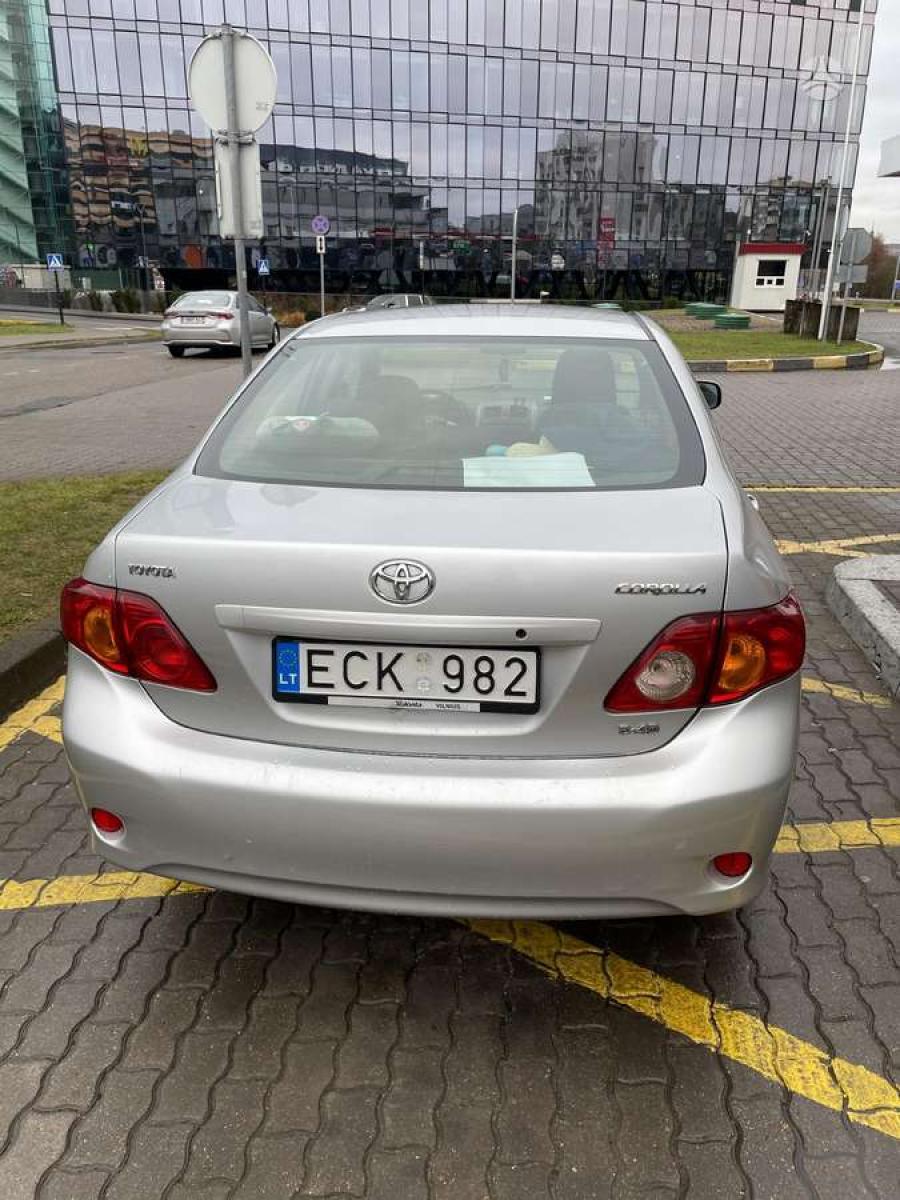 Grey Toyota Corolla 2008 in Vilnius, with an engine capacity of 1.36 L and mileage of 416 thousand km for 2499 €, photo 5 on AUTOMOTO.COM.LV