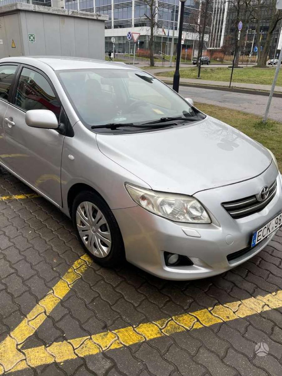 Grey Toyota Corolla 2008 in Vilnius, with an engine capacity of 1.36 L and mileage of 416 thousand km for 2499 €, photo 8 on AUTOMOTO.COM.LV