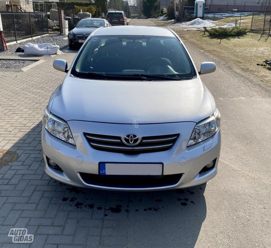 Pelēks Toyota Corolla 2008 Viļņa, ar dzinēja tilpumu 1.60 L un nobraukumu 199 tūkst. km par 2350 €, foto 4 vietnē AUTOMOTO.COM.LV