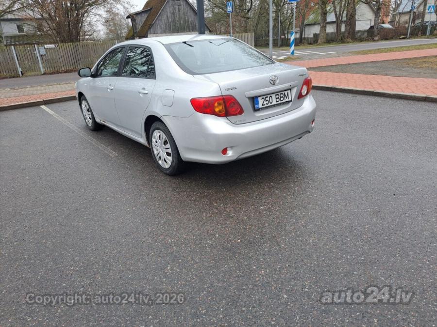 Pelēks Toyota Corolla 2008 Tallina, ar dzinēja tilpumu 1.60 L un nobraukumu 0 tūkst. km par 2500 €, foto 4 vietnē AUTOMOTO.COM.LV