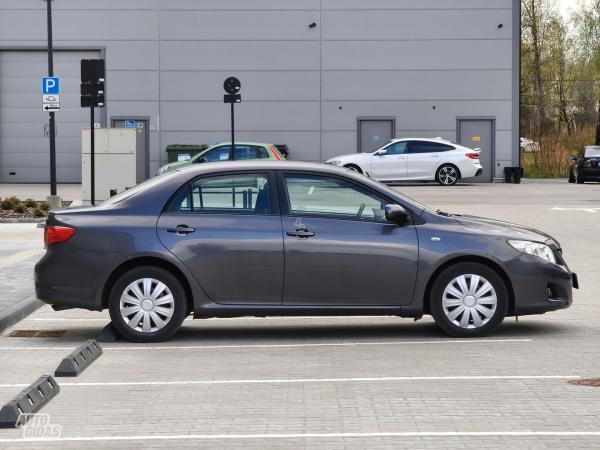 Grey Toyota Corolla 2008 in Vilnius, with an engine capacity of 1.60 L and mileage of 246 thousand km for 3500 €, photo 5 on AUTOMOTO.COM.LV