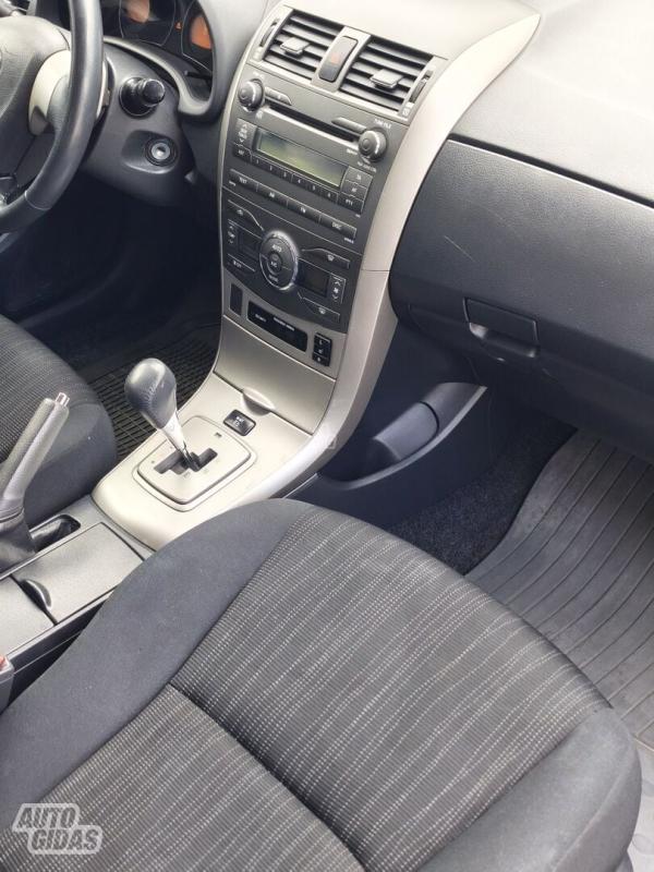Grey Toyota Corolla 2008 in Vilnius, with an engine capacity of 1.60 L and mileage of 246 thousand km for 3500 €, photo 10 on AUTOMOTO.COM.LV