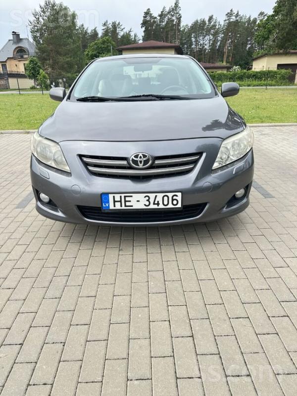 Grey Toyota Corolla 2008 in Riga, with an engine capacity of 1.60 L and mileage of 163 thousand km for 3200 €, photo 2 on AUTOMOTO.COM.LV