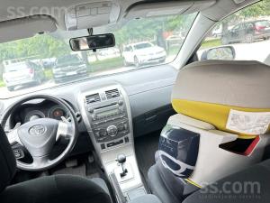 Pelēks Toyota Corolla 2008 Rīga, ar dzinēja tilpumu 1.60 L un nobraukumu 163 tūkst. km par 3200 €, foto 5 vietnē AUTOMOTO.COM.LV