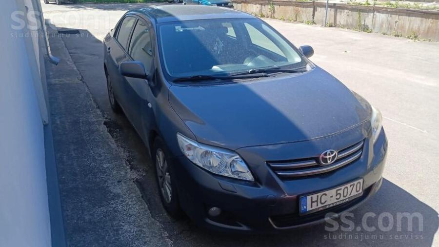 Pelēks Toyota Corolla 2008 Rīga, ar dzinēja tilpumu 1.60 L un nobraukumu 300 tūkst. km par 2900 €, foto 3 vietnē AUTOMOTO.COM.LV