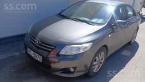Pelēks Toyota Corolla 2008 Rīga, ar dzinēja tilpumu 1.60 L un nobraukumu 300 tūkst. km par 2900 €, foto 7 vietnē AUTOMOTO.COM.LV