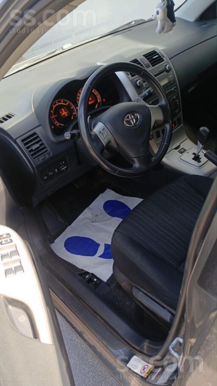 Pelēks Toyota Corolla 2008 Rīga, ar dzinēja tilpumu 1.60 L un nobraukumu 300 tūkst. km par 2900 €, foto 8 vietnē AUTOMOTO.COM.LV