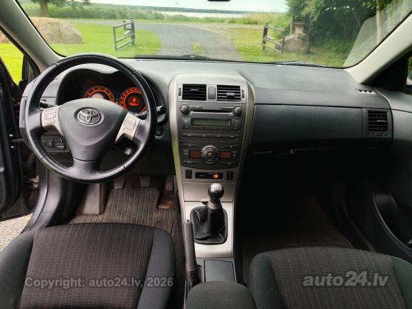 Grey Toyota Corolla 2008 in Tallinn, with an engine capacity of 1.60 L and mileage of 102 thousand km for 4200 €, photo 7 on AUTOMOTO.COM.LV
