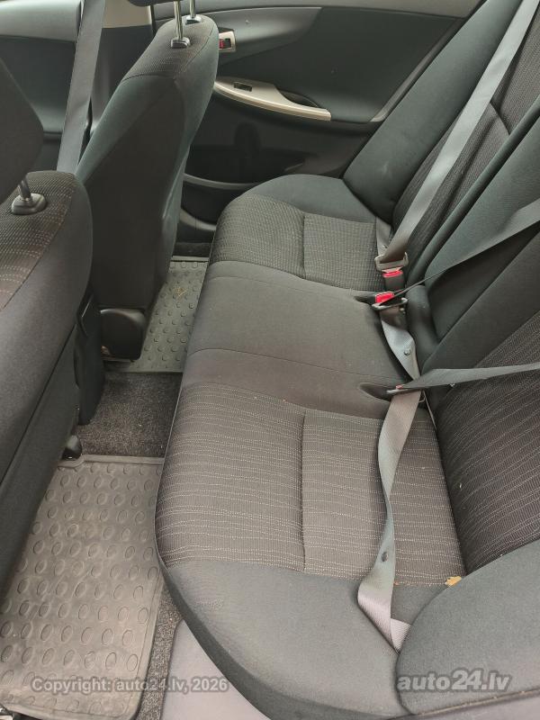 Grey Toyota Corolla 2008 in Tallinn, with an engine capacity of 1.60 L and mileage of 102 thousand km for 4200 €, photo 9 on AUTOMOTO.COM.LV