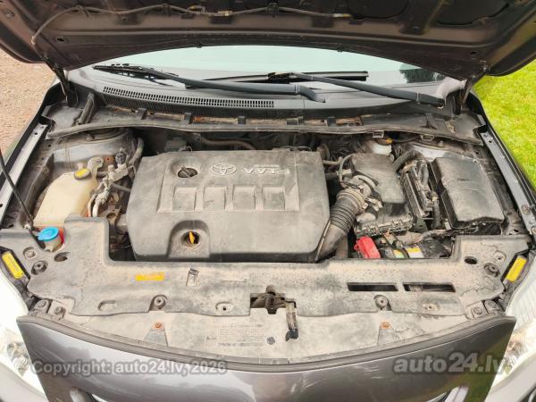 Grey Toyota Corolla 2008 in Tallinn, with an engine capacity of 1.60 L and mileage of 102 thousand km for 4200 €, photo 10 on AUTOMOTO.COM.LV