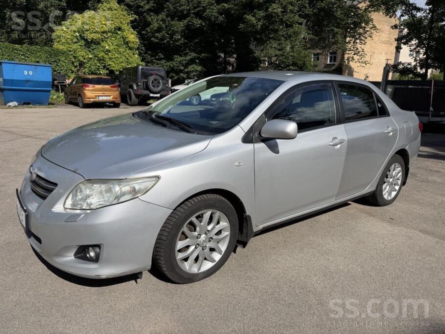 Grey Toyota Corolla 2008 in Riga, with an engine capacity of 1.40 L and mileage of 247 thousand km for 2999 €, photo 4 on AUTOMOTO.COM.LV