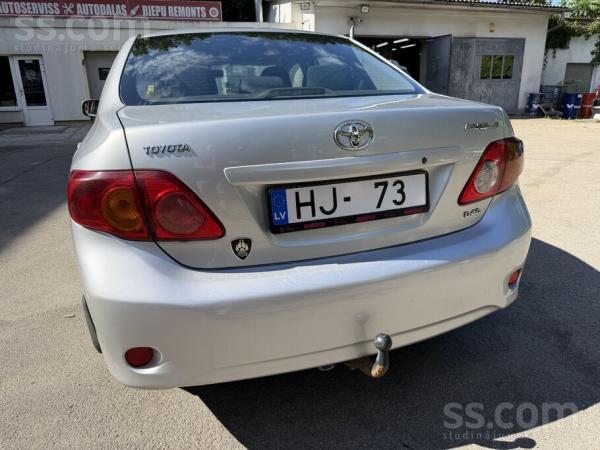 Grey Toyota Corolla 2008 in Riga, with an engine capacity of 1.40 L and mileage of 247 thousand km for 2999 €, photo 4 on AUTOMOTO.COM.LV