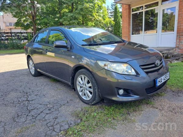 Pelēks Toyota Corolla 2008 Jēkabpils, ar dzinēja tilpumu 1.60 L un nobraukumu 304 tūkst. km par 2250 €, foto 2 vietnē AUTOMOTO.COM.LV