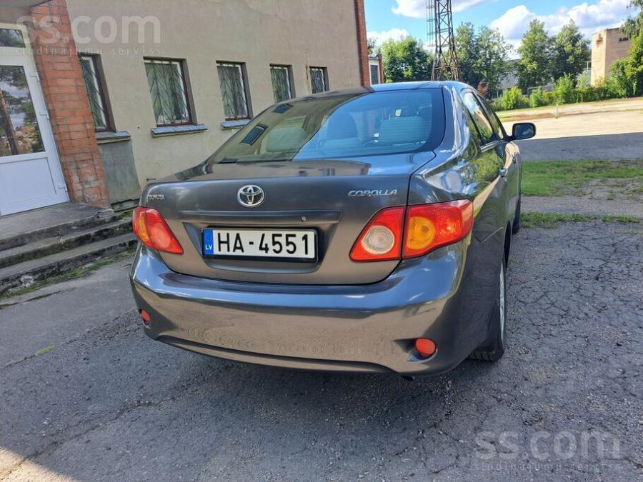 Pelēks Toyota Corolla 2008 Jēkabpils, ar dzinēja tilpumu 1.60 L un nobraukumu 304 tūkst. km par 2250 €, foto 5 vietnē AUTOMOTO.COM.LV