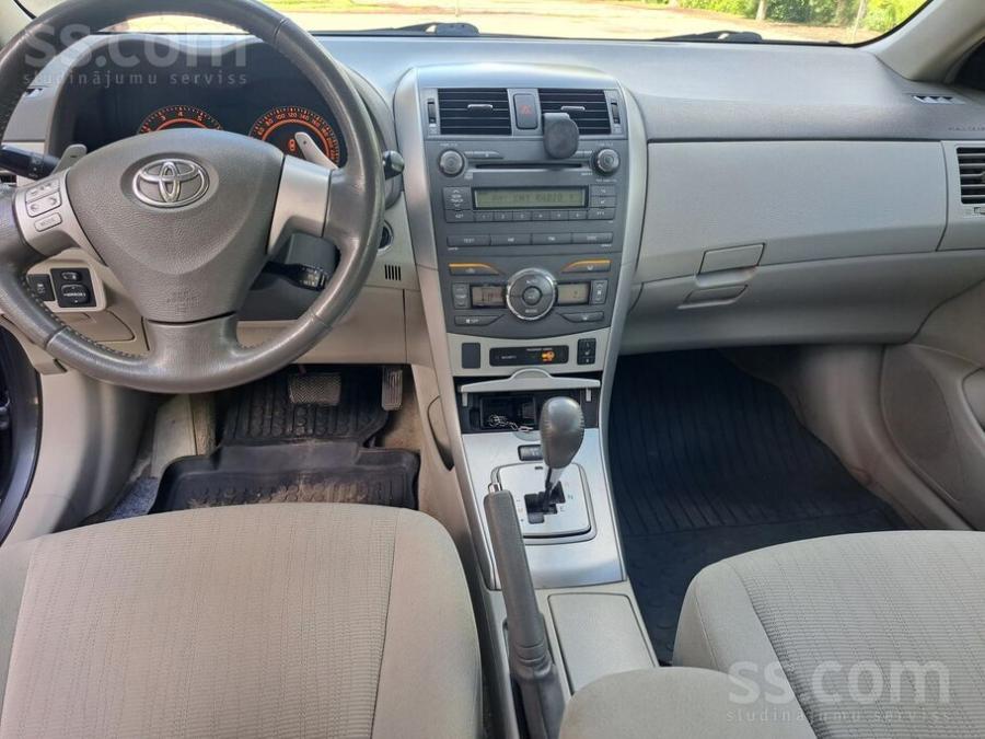 Pelēks Toyota Corolla 2008 Jēkabpils, ar dzinēja tilpumu 1.60 L un nobraukumu 304 tūkst. km par 2250 €, foto 12 vietnē AUTOMOTO.COM.LV