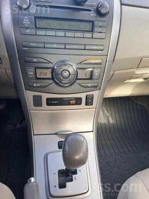 Pelēks Toyota Corolla 2008 Jēkabpils, ar dzinēja tilpumu 1.60 L un nobraukumu 304 tūkst. km par 2250 €, foto 18 vietnē AUTOMOTO.COM.LV