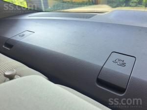 Pelēks Toyota Corolla 2008 Jēkabpils, ar dzinēja tilpumu 1.60 L un nobraukumu 304 tūkst. km par 2250 €, foto 19 vietnē AUTOMOTO.COM.LV