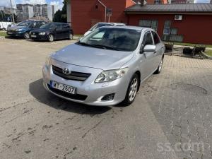 Pelēks Toyota Corolla 2008 Rīga, ar dzinēja tilpumu 1.60 L un nobraukumu 335 tūkst. km par 2650 €, foto  vietnē AUTOMOTO.COM.LV