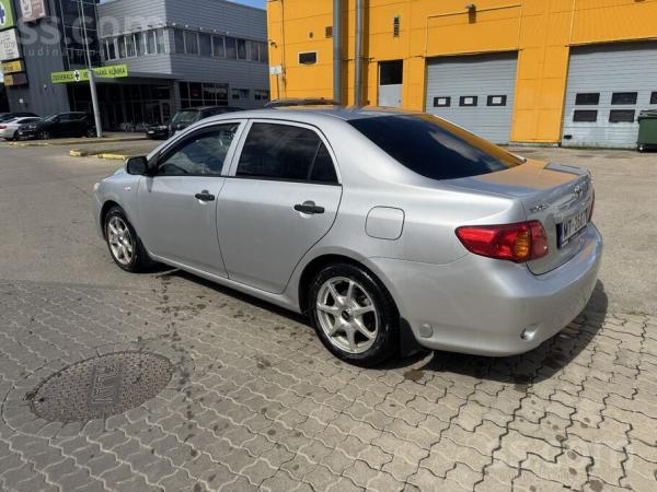 Grey Toyota Corolla 2008 in Riga, with an engine capacity of 1.60 L and mileage of 335 thousand km for 2650 €, photo 2 on AUTOMOTO.COM.LV