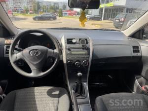 Pelēks Toyota Corolla 2008 Rīga, ar dzinēja tilpumu 1.60 L un nobraukumu 335 tūkst. km par 2650 €, foto 6 vietnē AUTOMOTO.COM.LV