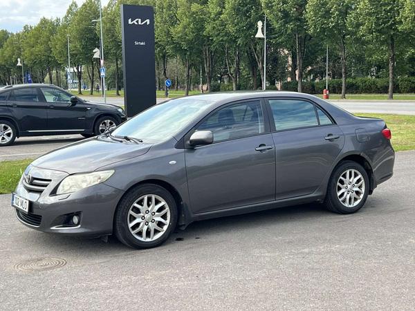 Pelēks Toyota Corolla 2008 Narva, ar dzinēja tilpumu 2.00 L un nobraukumu 207 tūkst. km par 2999 €, foto 1 vietnē AUTOMOTO.COM.LV