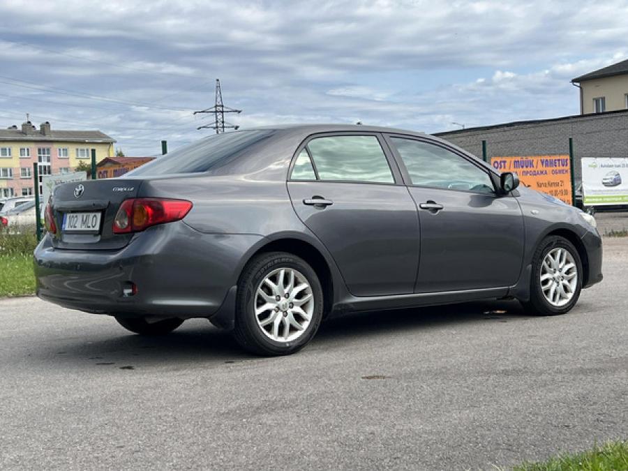 Pelēks Toyota Corolla 2008 Narva, ar dzinēja tilpumu 2.00 L un nobraukumu 207 tūkst. km par 2999 €, foto 8 vietnē AUTOMOTO.COM.LV