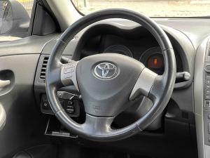 Pelēks Toyota Corolla 2008 Narva, ar dzinēja tilpumu 2.00 L un nobraukumu 207 tūkst. km par 2999 €, foto 10 vietnē AUTOMOTO.COM.LV