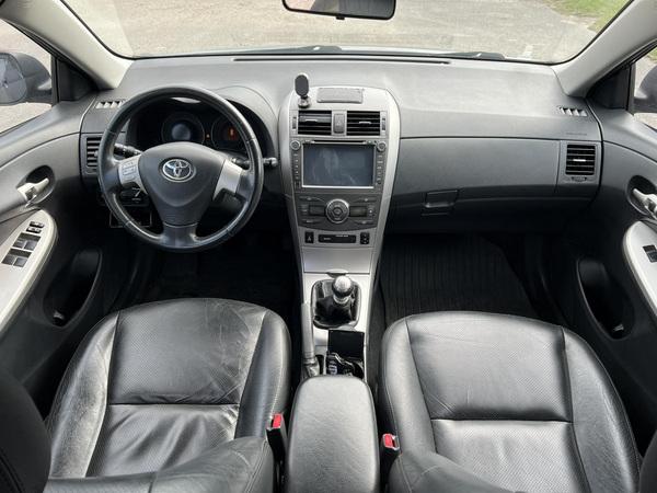 Pelēks Toyota Corolla 2008 Narva, ar dzinēja tilpumu 2.00 L un nobraukumu 207 tūkst. km par 2999 €, foto 10 vietnē AUTOMOTO.COM.LV
