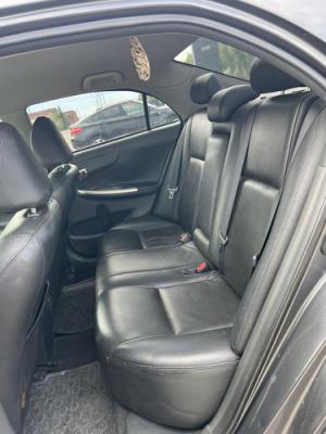 Pelēks Toyota Corolla 2008 Narva, ar dzinēja tilpumu 2.00 L un nobraukumu 207 tūkst. km par 2999 €, foto 12 vietnē AUTOMOTO.COM.LV