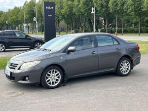 Pelēks Toyota Corolla 2008 Narva, ar dzinēja tilpumu 2.00 L un nobraukumu 207 tūkst. km par 2999 €, foto 13 vietnē AUTOMOTO.COM.LV