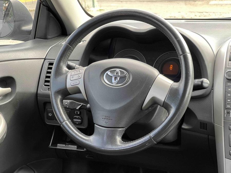 Pelēks Toyota Corolla 2008 Narva, ar dzinēja tilpumu 2.00 L un nobraukumu 207 tūkst. km par 2999 €, foto 21 vietnē AUTOMOTO.COM.LV