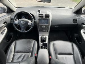 Pelēks Toyota Corolla 2008 Narva, ar dzinēja tilpumu 2.00 L un nobraukumu 207 tūkst. km par 2999 €, foto 22 vietnē AUTOMOTO.COM.LV