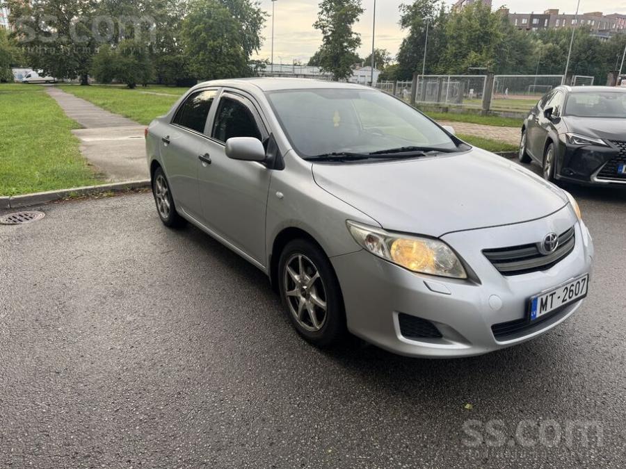 Grey Toyota Corolla 2008 in Riga, with an engine capacity of 1.60 L and mileage of 335 thousand km for 2400 €, photo 4 on AUTOMOTO.COM.LV